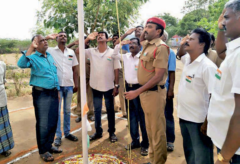 Honey, Cuddapatti areas Independence Day Celebration | எழுமலை, சேடபட்டி ...