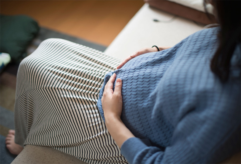A Women Cheated Her Husband Acting Like A Pregnant Woman