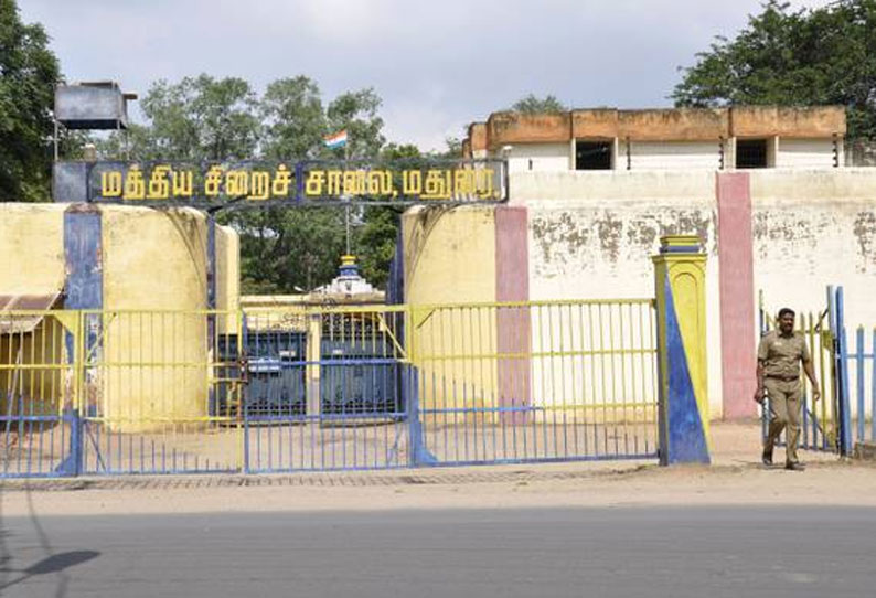 The fierce confrontation between the prisoners and the police in the ...