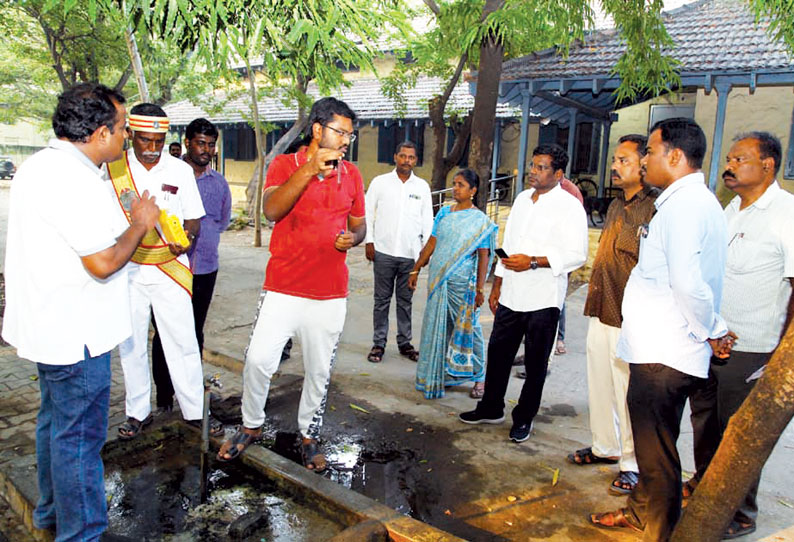 Assistant collector office that displays in garbage | திருவண்ணாமலையில் ...