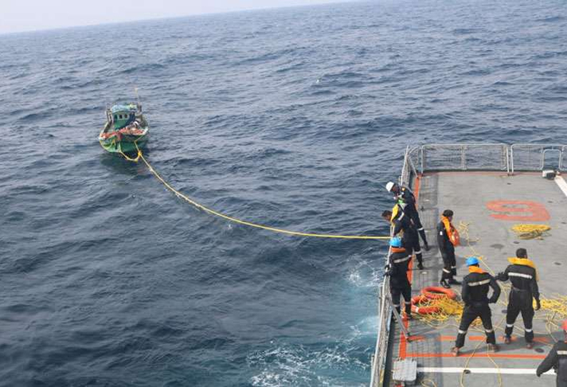 Cyclone Ockhi INS Kalpeni rescues 180 more fishermen | ஒகி புயல் ...